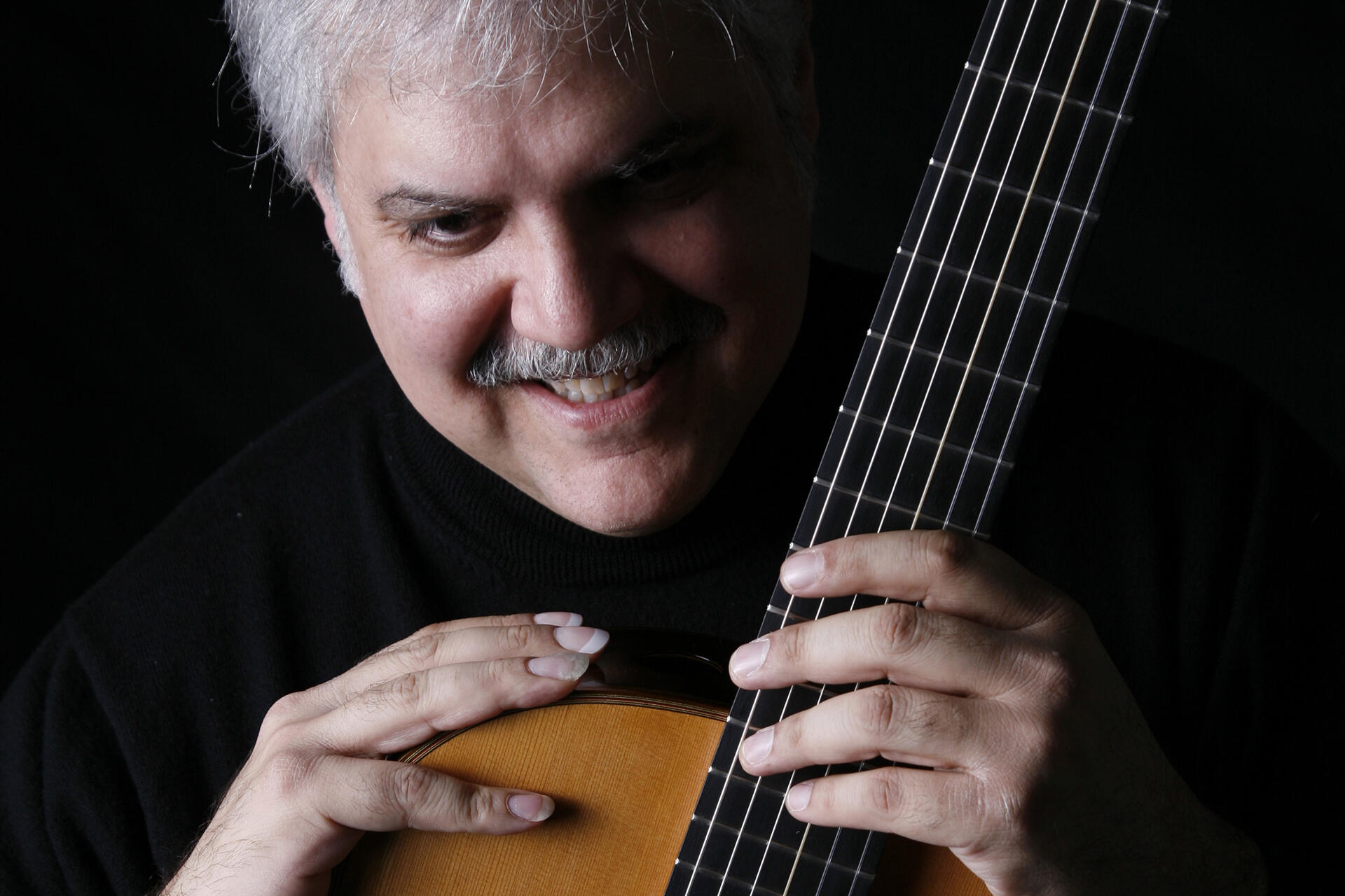 Award-Winning Guitarist Ricardo Cobo Performs Oct. 20 | UNLV