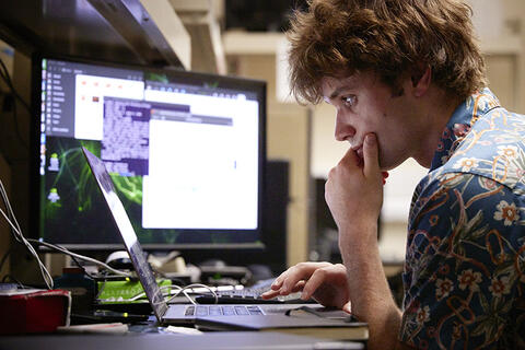 Admissions | Department of Electrical and Computer Engineering | UNLV